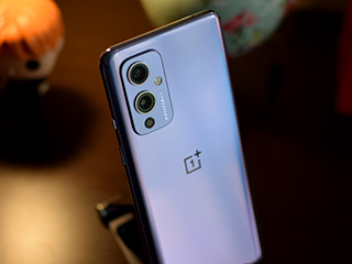 OnePlus Users Affected by Green Line Display Issue Get Lifetime Screen ...