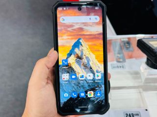 Energizer Hard Case P28K Phone With 28,000mAh Battery Showcased at MWC ...