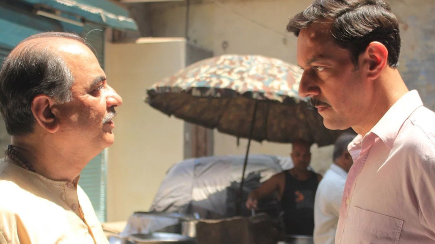 Ankhon Dekhi Movie (2014) | Release Date, Review, Cast, Trailer, Watch ...
