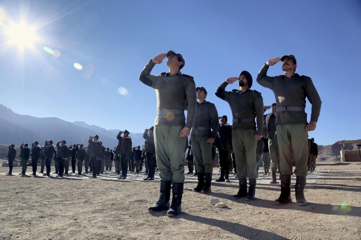 Paltan Movie (2018) | Release Date, Review, Cast, Trailer, Watch Online ...