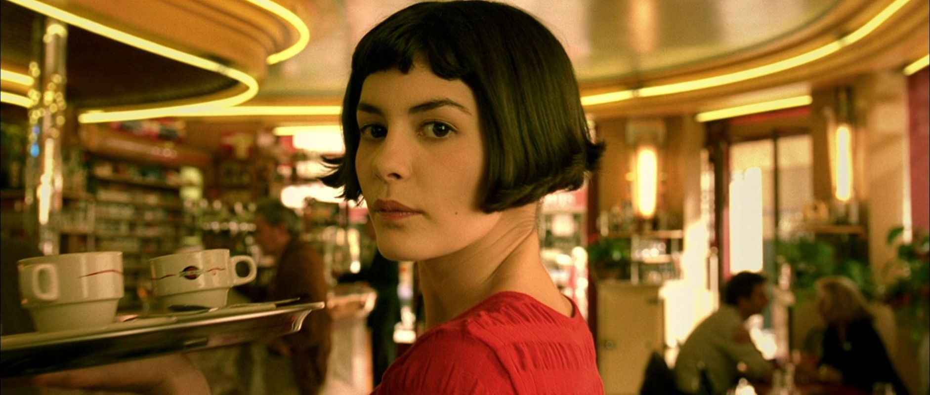 Amélie Movie (2002) | Release Date, Review, Cast, Trailer - Gadgets 360