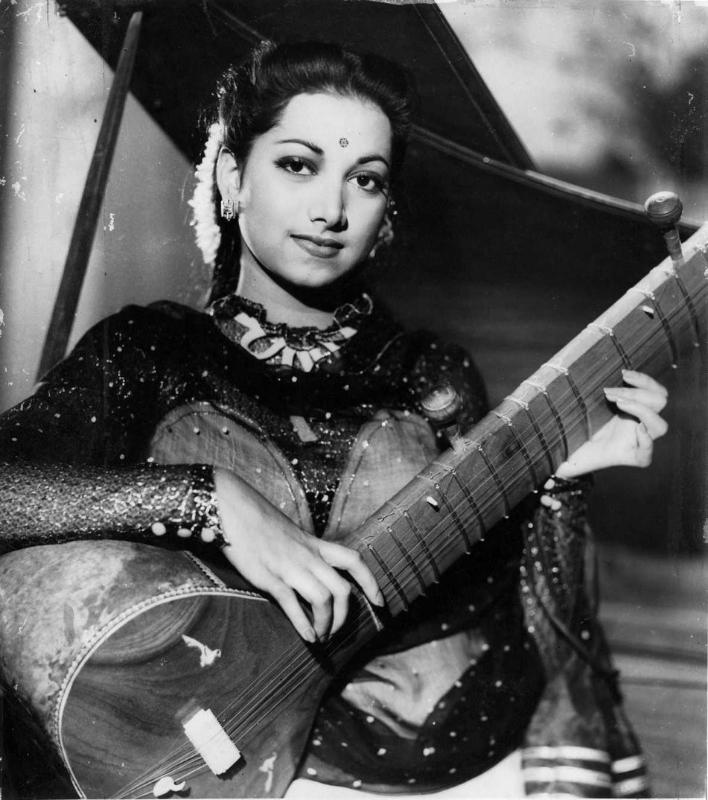 Anmol Ghadi Movie (1946) | Release Date, Review, Cast, Trailer ...