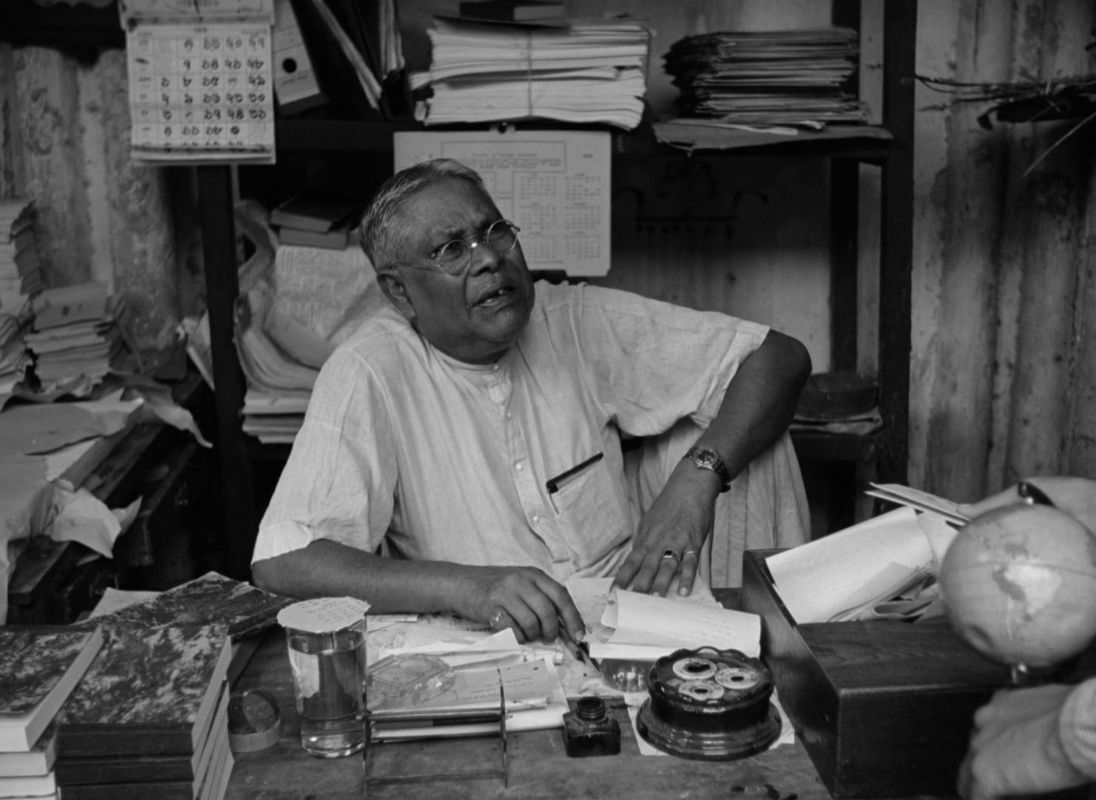 Aparajito Movie (1956) | Release Date, Review, Cast, Trailer, Watch ...