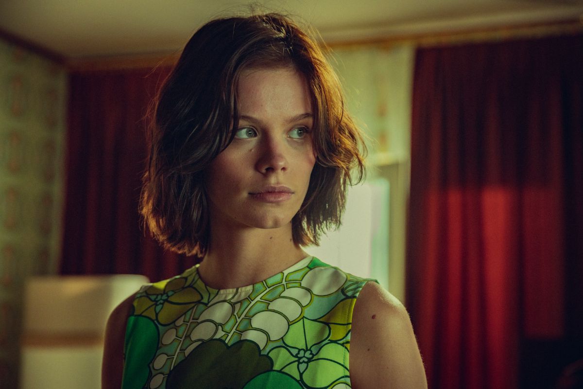 Glitter TV Series (2022) | Release Date, Review, Cast, Trailer, Watch ...