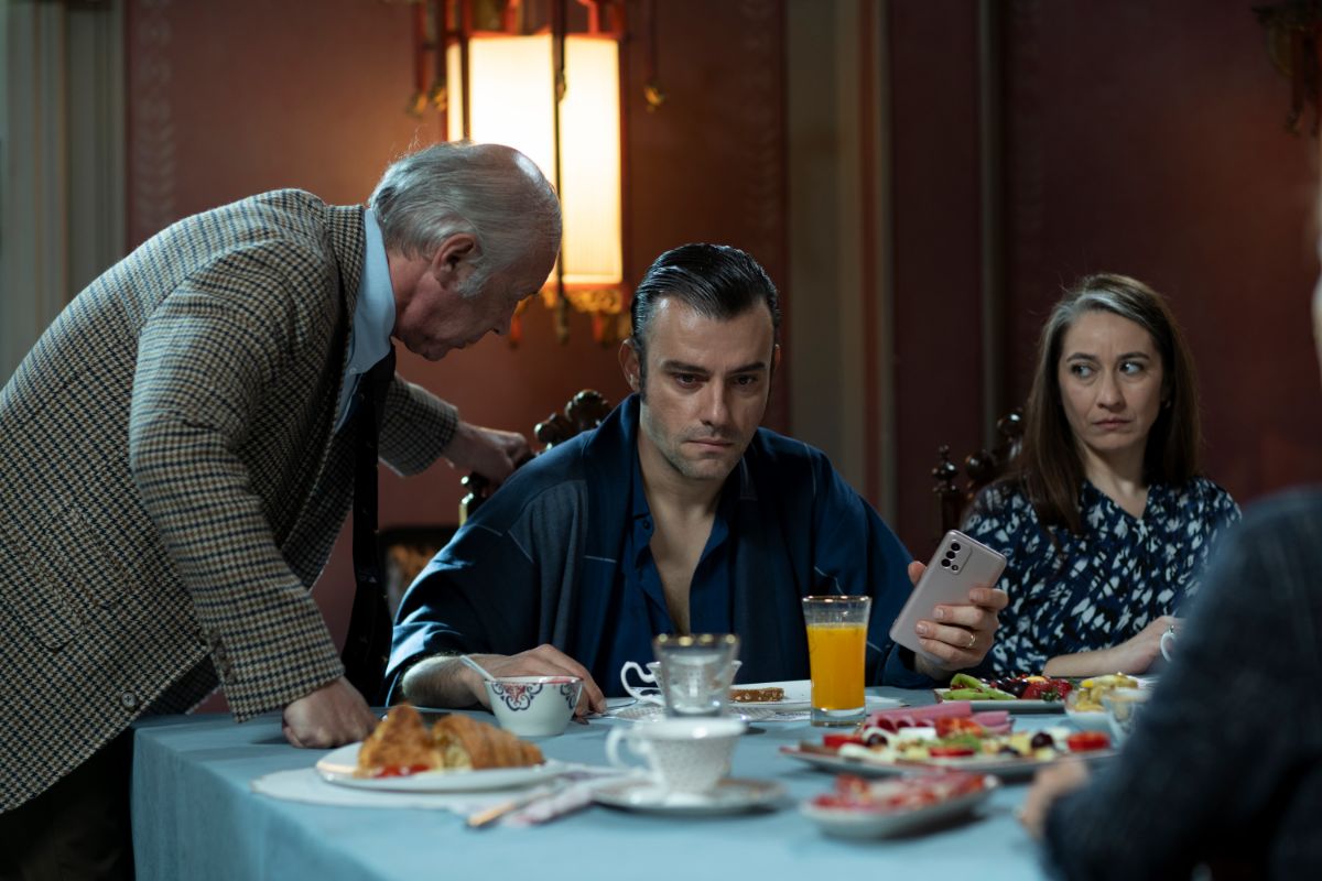 The Tailor Season 1 TV Series (2023) | Release Date, Review, Cast ...