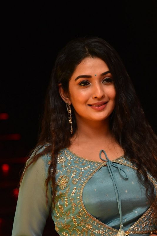 Banaras Movie (2022) | Release Date, Review, Cast, Trailer - Gadgets 360