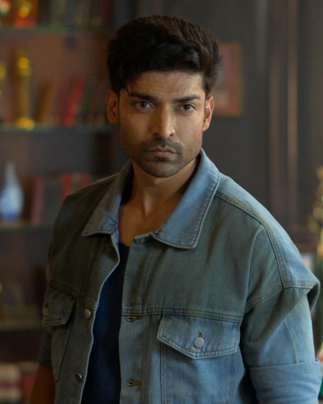 Commander Karan Saxena Web Series (2024) | Release Date, Review, Cast ...